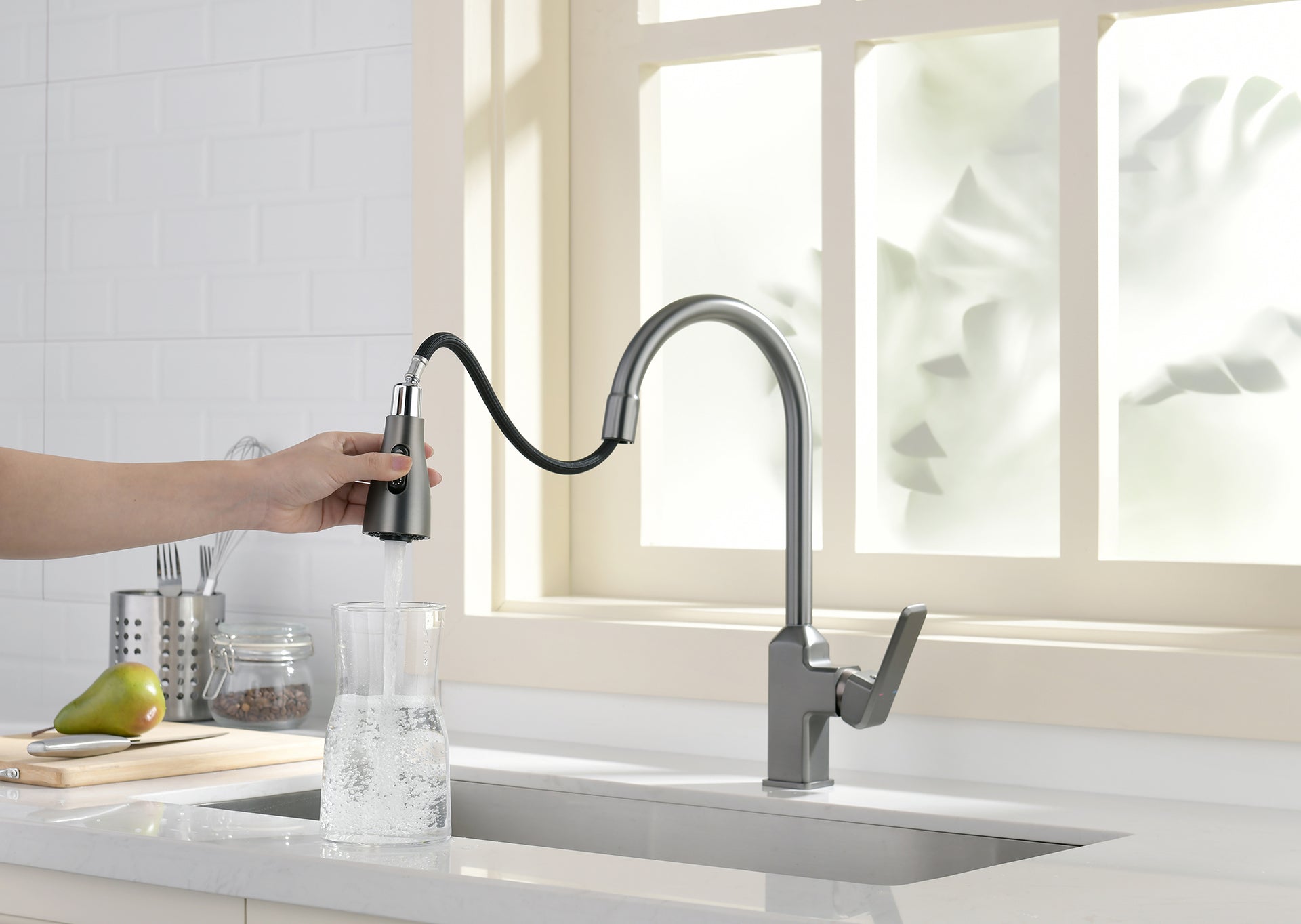 Lefton Modern Pull-Down Single-Hole Kitchen Sink Faucet – Lefton Home